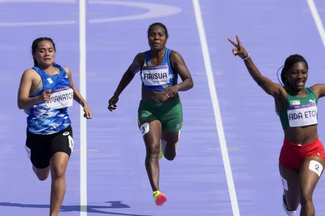 Sharon Firisua garoi në 100 metra në Olimpiadë, por ajo donte maratonën ...