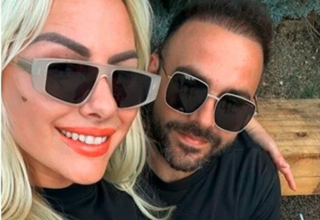 Vesa surprizohet nga Big Basta për 10 vjetorin e martesës së tyre ...